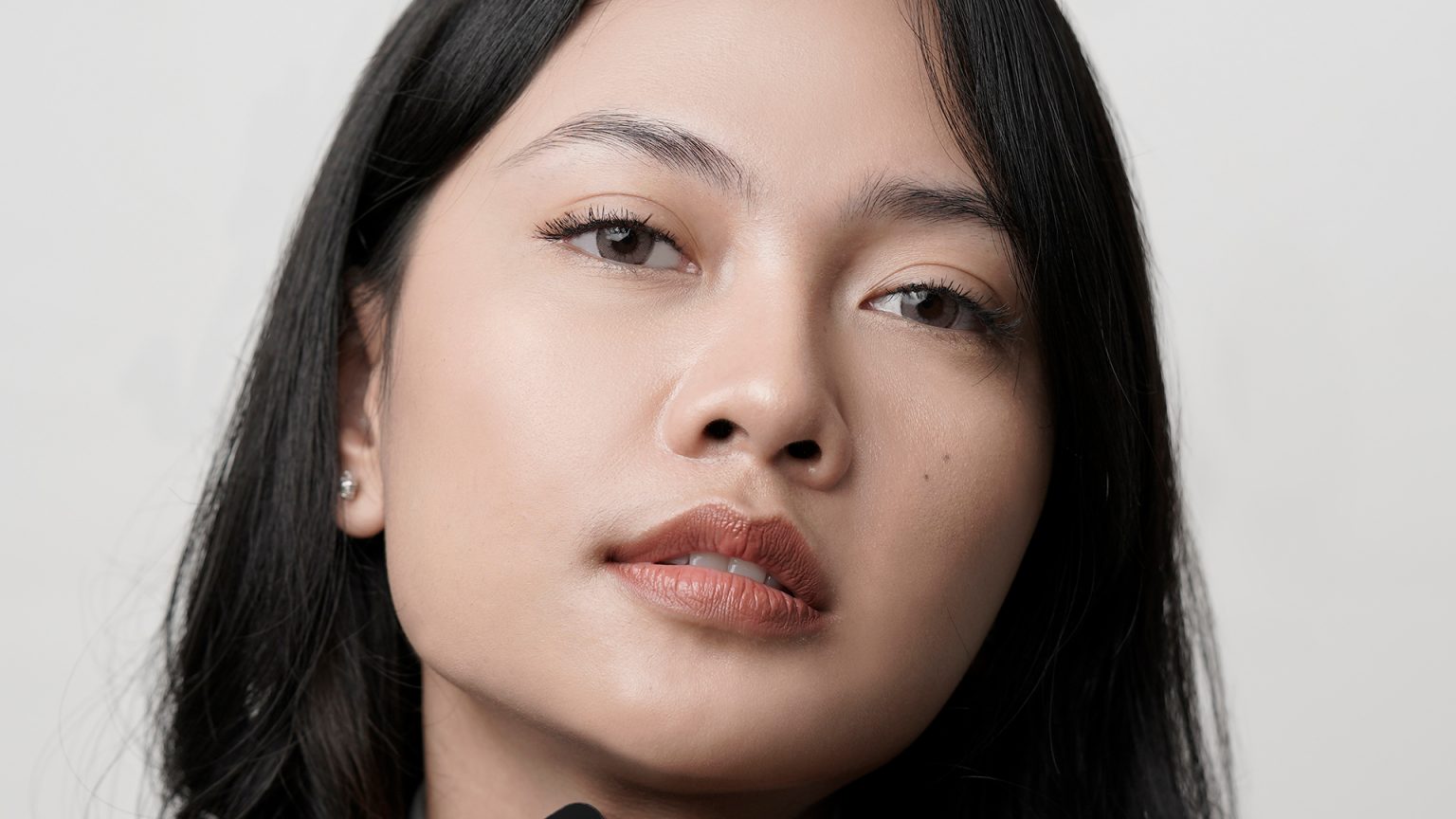 Warna Foundation yang Cocok untuk Kulit Kuning Langsat - Les Lumières